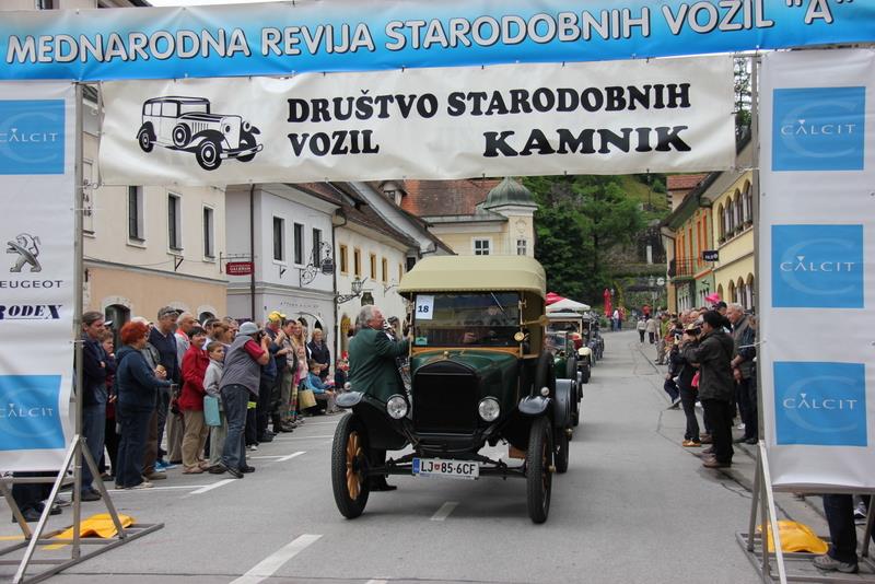 Mednarodna revija starodobnih vozil "A" - kamnik.si