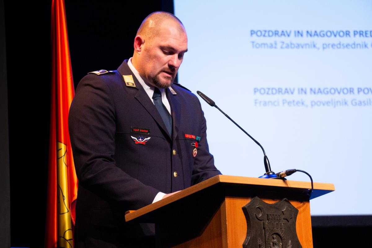 Slavnostna podelitev listin o napredovanju v čine gasilski častnik ...