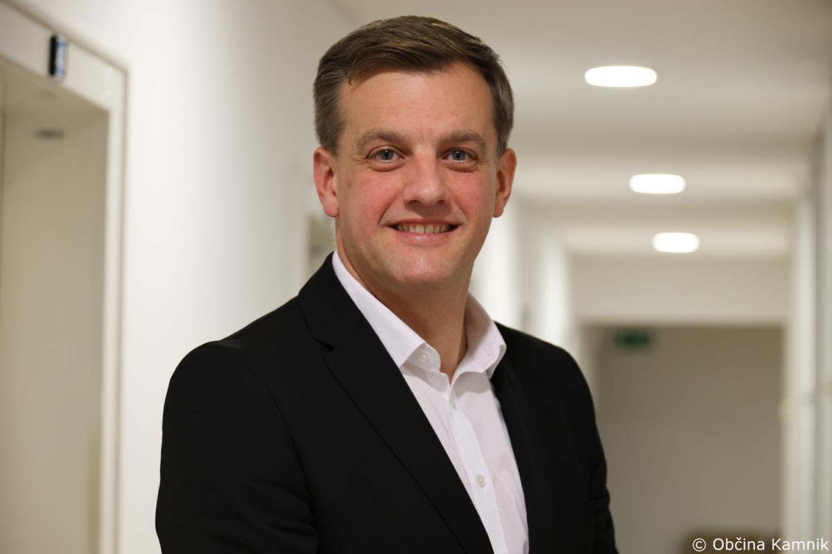Župan Matej Slapar in Občinski svet Občine Kamnik začela mandatno ...