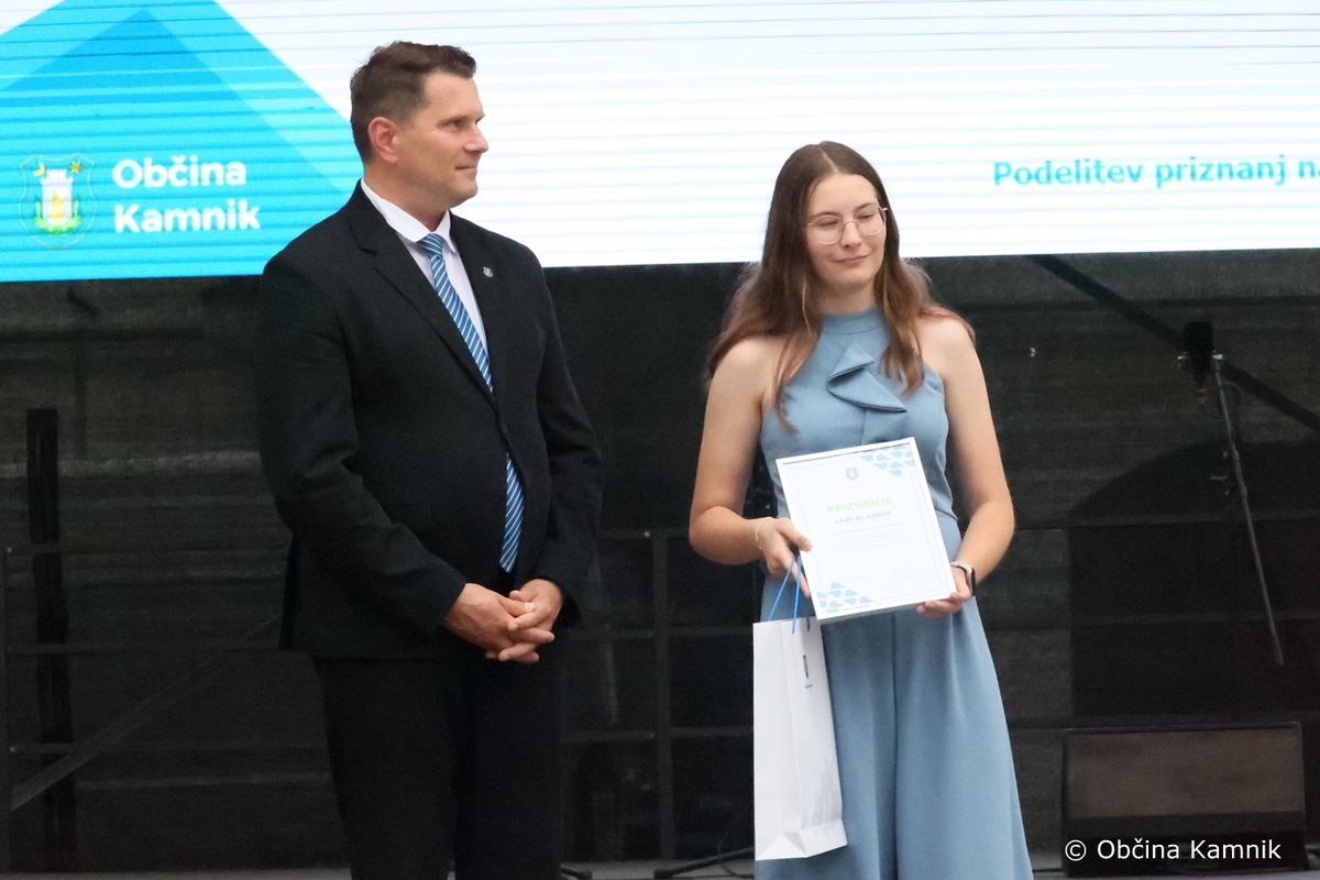 Poklon mladim uspehom: župan podelil priznanja najboljšim - kamnik.si